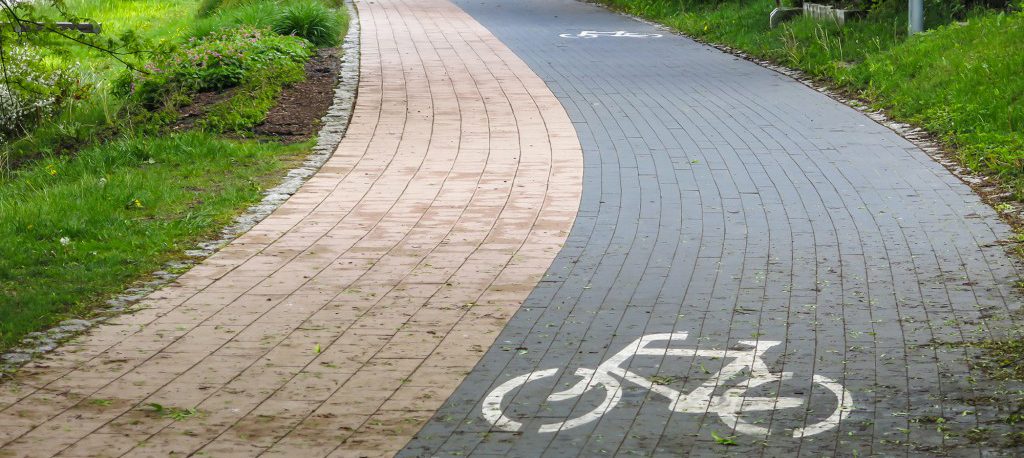 Nowe ścieżki pieszo-rowerowe w gminie Dywity - Radio Olsztyn : Radio ...